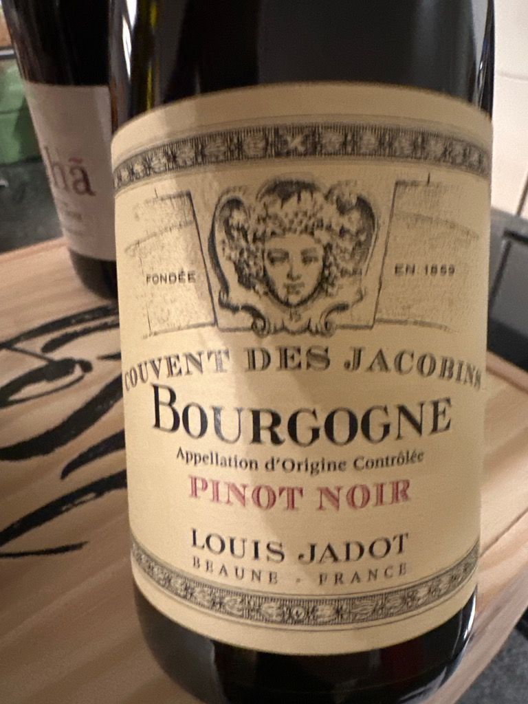 2022 Louis Jadot Pinot Noir Bourgogne Couvent des Jacobins, France ...