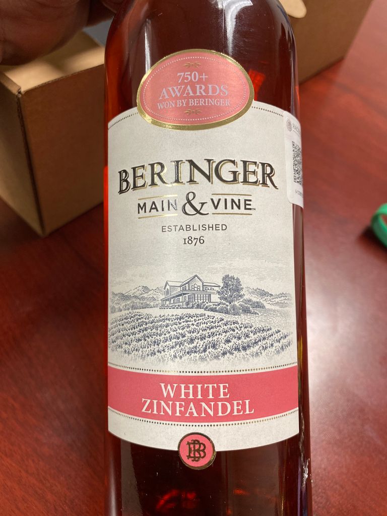 2021 Beringer Vineyards Sparkling White Zinfandel, USA, California ...