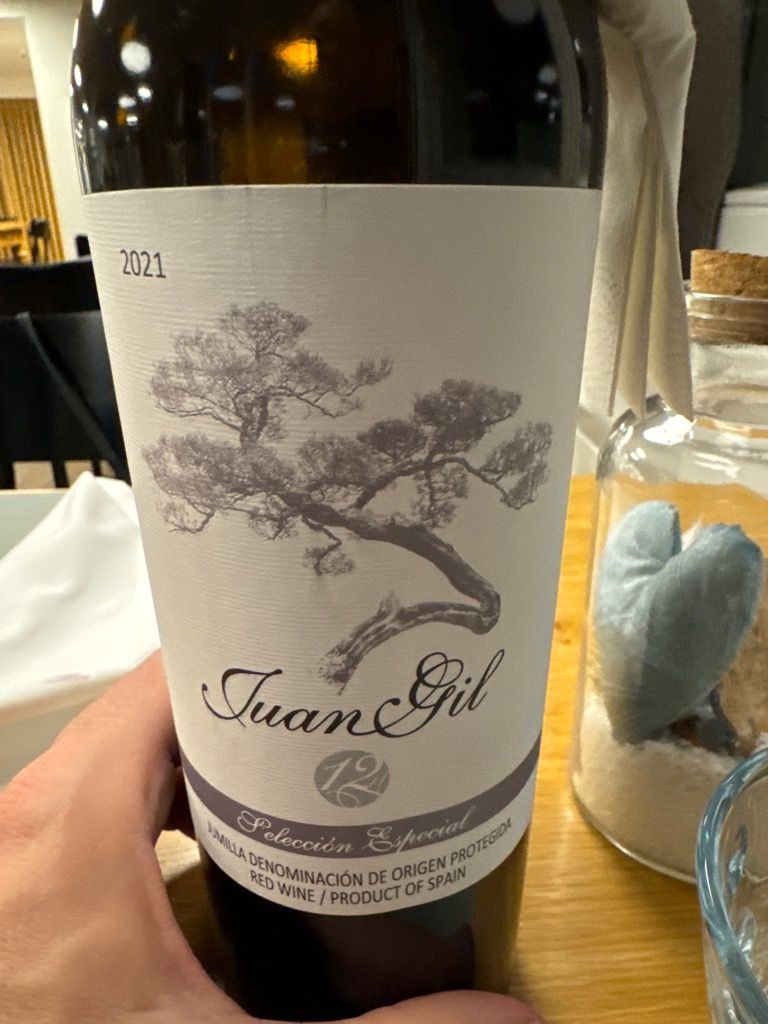 2022 Bodegas Juan Gil Escudo de Armas, Spain, Murcia, Jumilla ...