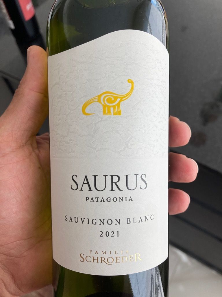 2021 Bodega Familia Schroeder Sauvignon Blanc Saurus Select, Argentina ...