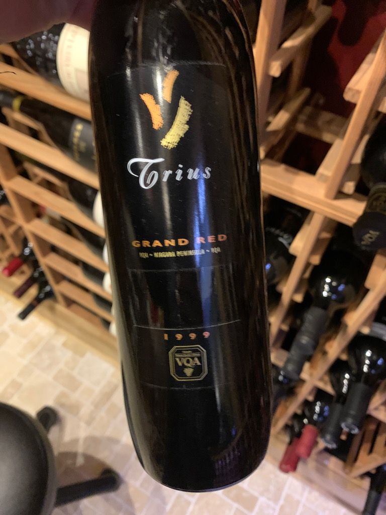 1999 Hillebrand Trius Grand Red, Canada, Ontario, Niagara Peninsula ...