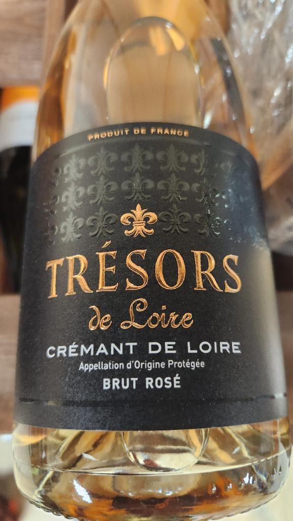 2018 Trésors de Loire Crémant de Loire Brut Rosé, France, Loire Valley ...