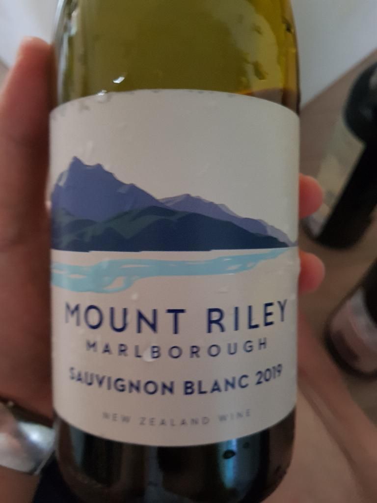 2019 Mount Riley Sauvignon Blanc, New Zealand, South Island ...