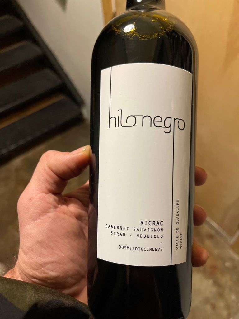 2020 Hilo Negro Vinedos y Bodega RicRac, Mexico, Baja California, Valle ...