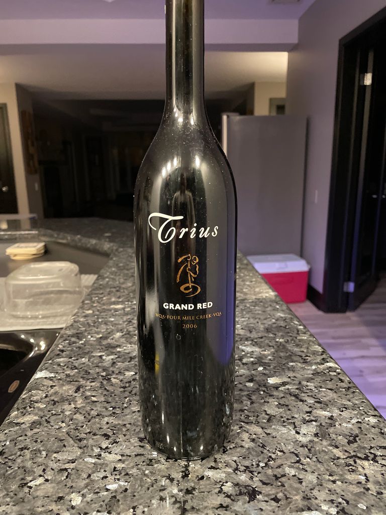 2006 Hillebrand Trius Grand Red, Canada, Ontario, Niagara Peninsula ...