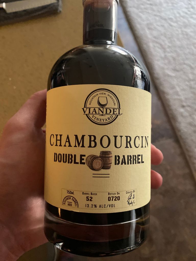 NV Viandel Vineyard Chambourcin, USA, Missouri, Ozark Mountain ...