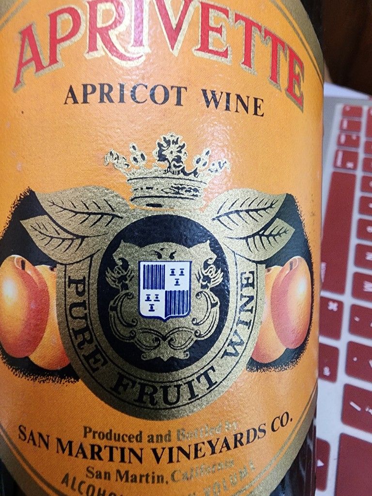 NV san martin vineyards Apricot Aprivette San martin vineyards, USA ...