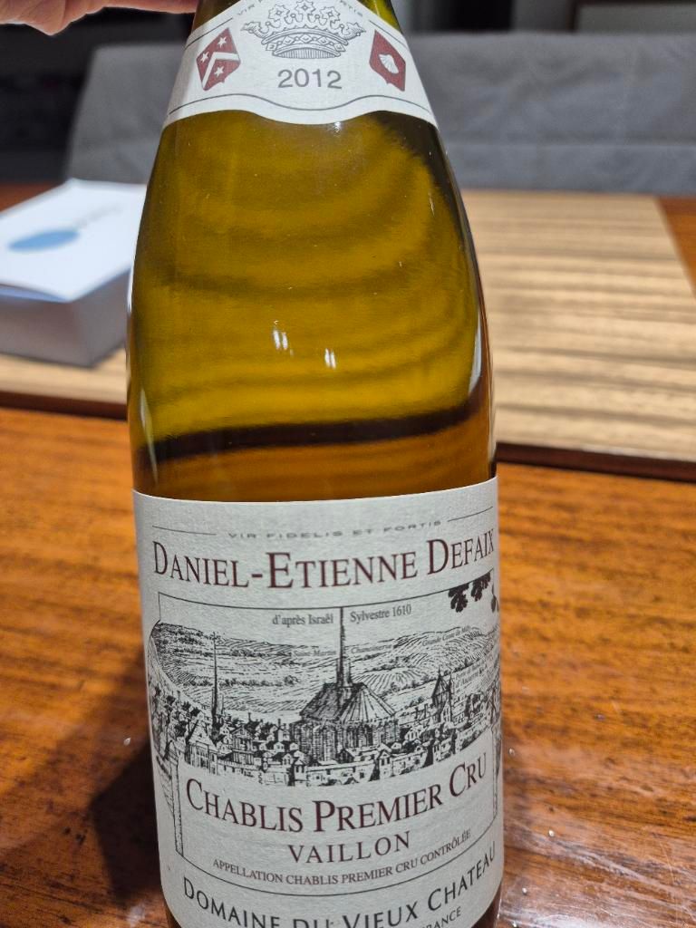 2012 Daniel-Etienne Defaix Chablis 1er Cru Vaillons, France, Burgundy ...