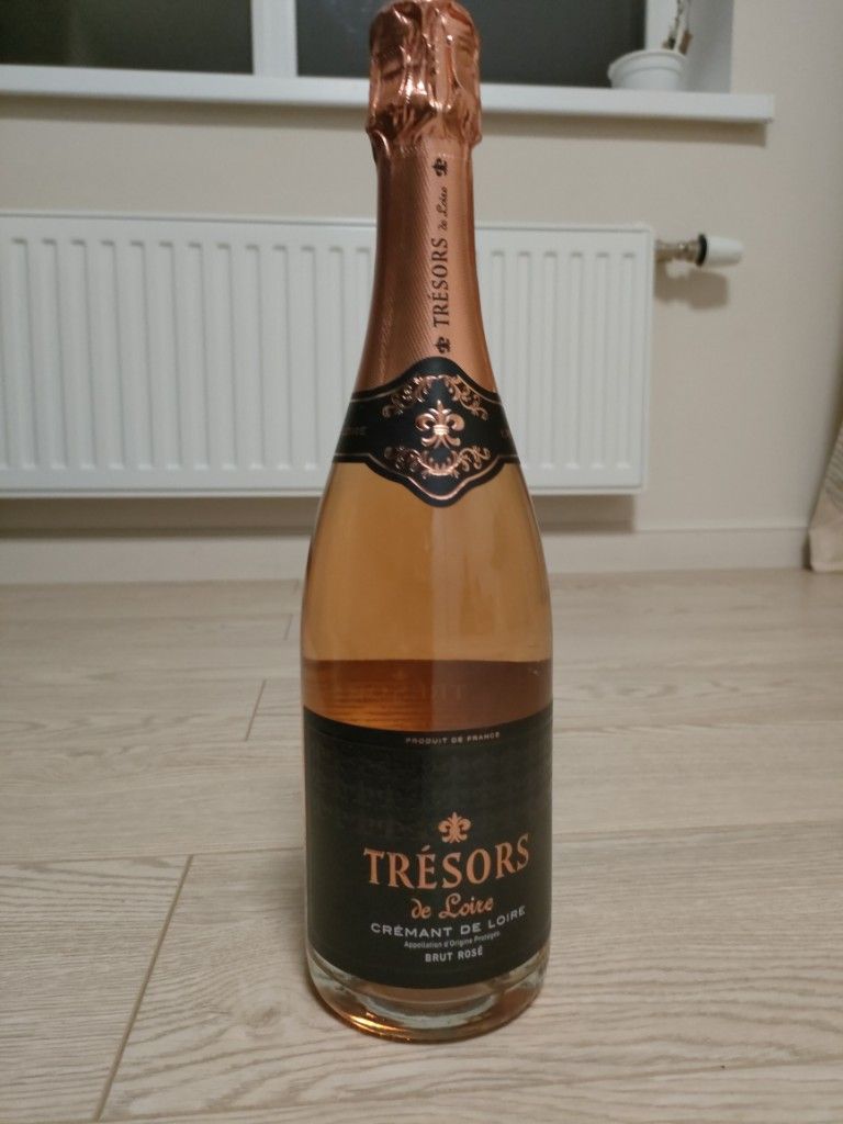 2018 Trésors de Loire Crémant de Loire Brut Rosé, France, Loire Valley ...