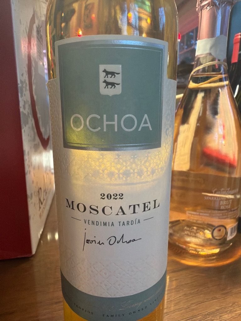 2024 Bodegas Ochoa Moscatel Navarra Vendimia Tardía, Spain, Navarra ...