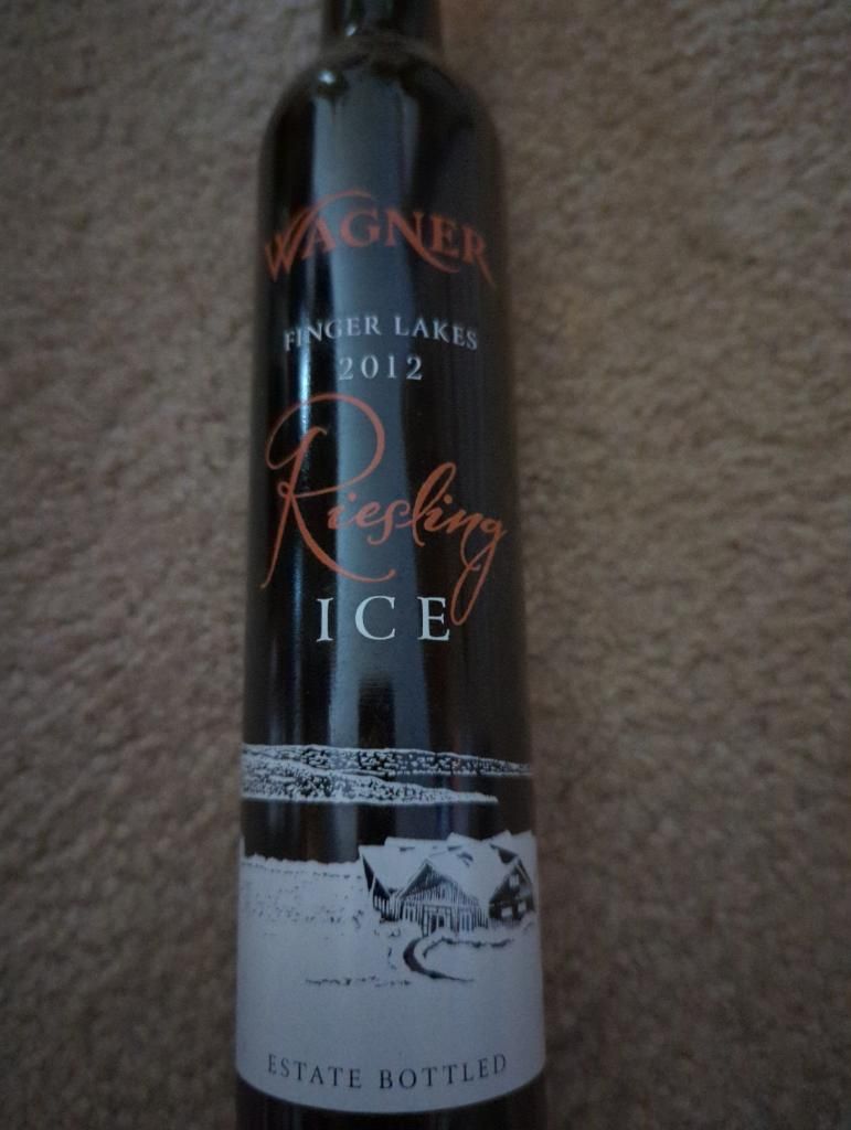 2012 Wagner Riesling Ice Wine Wagner Vineyards, USA, New York, Finger ...