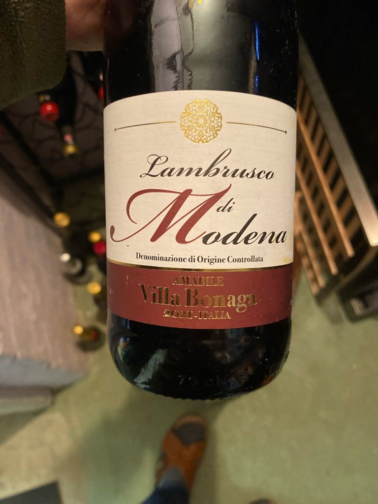 2021 Villa Bonaga Lambrusco di Modena Vino Frizzante Rosso Amabile ...