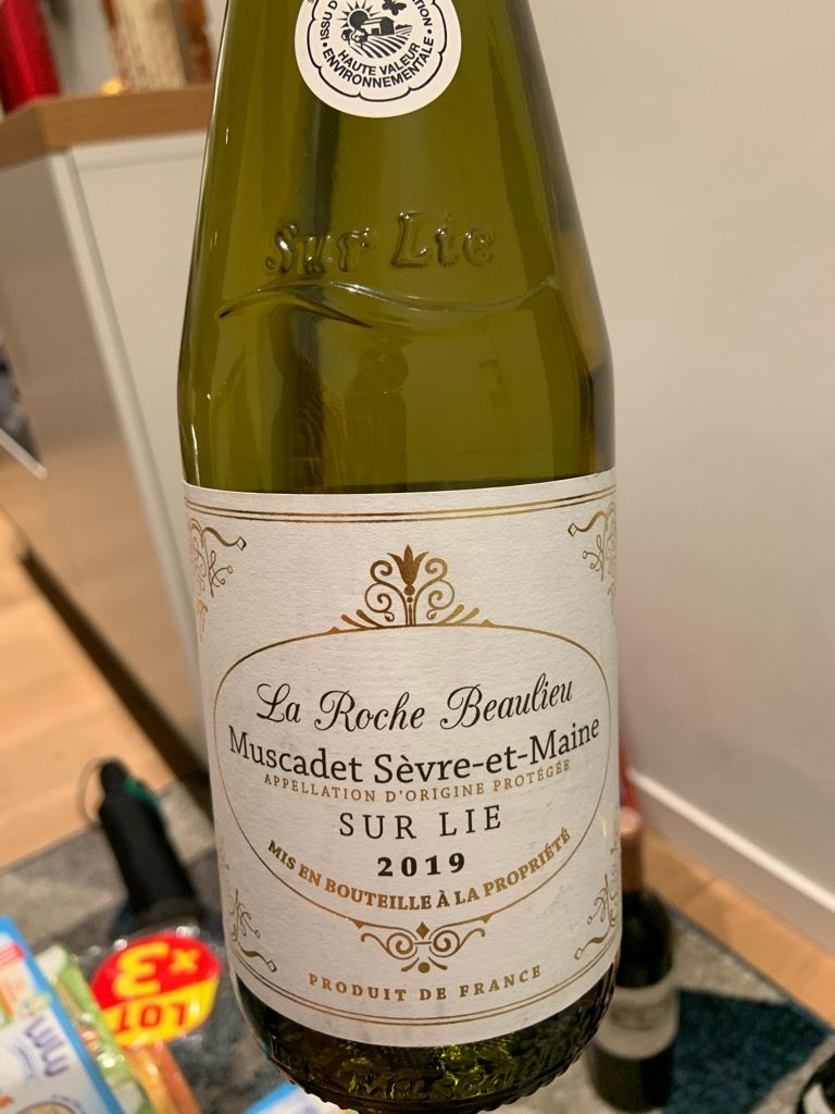 2021 La Roche Beaulieu Muscadet de Sèvre-et-Maine sur lie, France ...