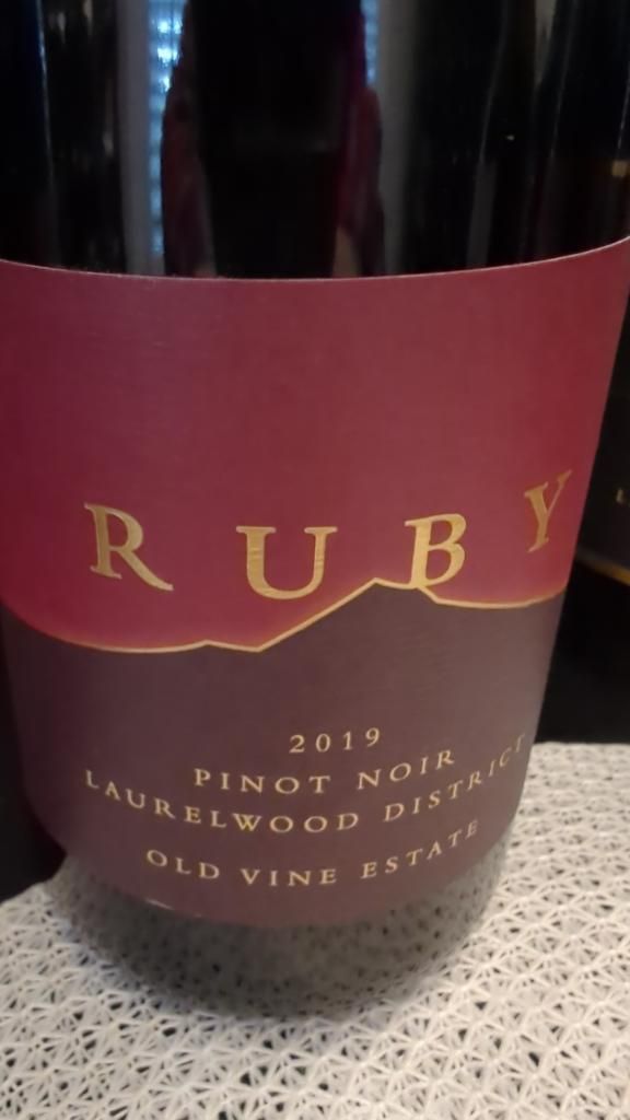 2018 Ruby Vineyard Pinot Noir Old Vine Estate Laurelwood District, USA ...