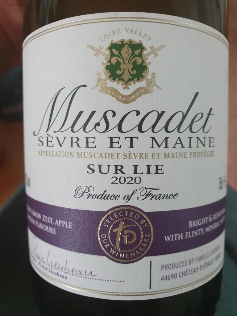 2011 Domaine de L'Erriére Muscadet de Sèvre-et-Maine sur lie, France ...