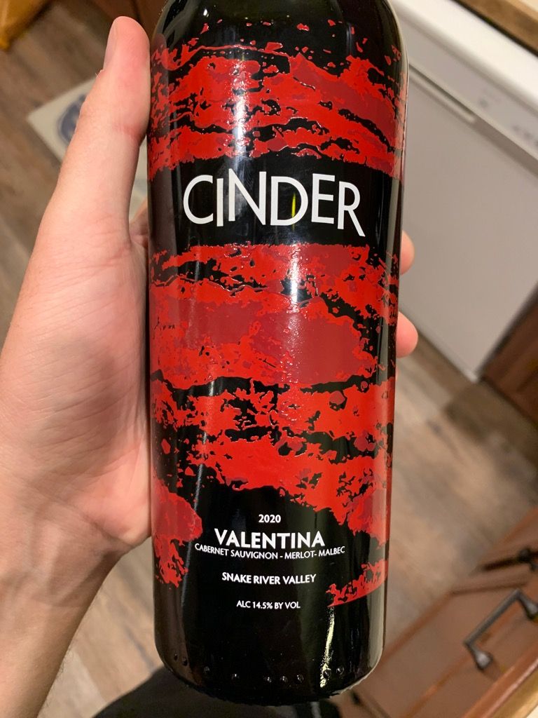 2022 Cinder Valentina Snake River Valley, USA, Idaho, Snake River ...