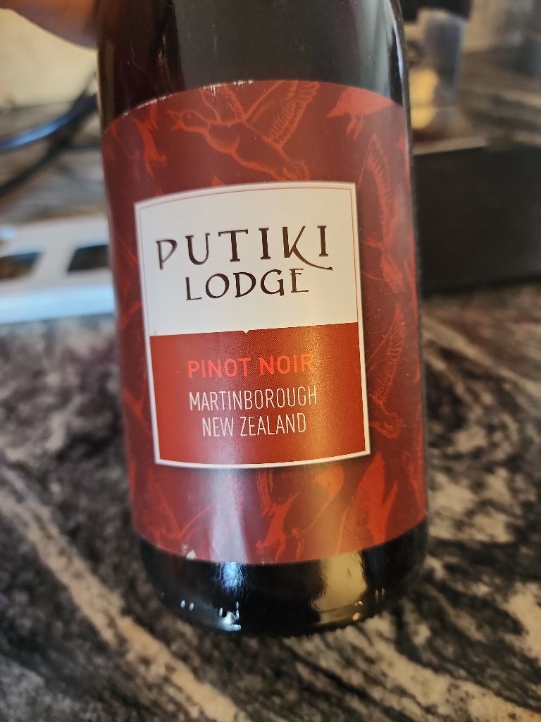 2018 Wine Central Pinot Noir Putiki Lodge, New Zealand, North Island ...