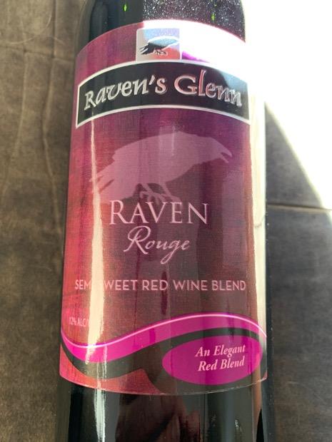 NV Raven's Glenn Raven Rouge, USA, Ohio, Tuscarawas River Valley ...