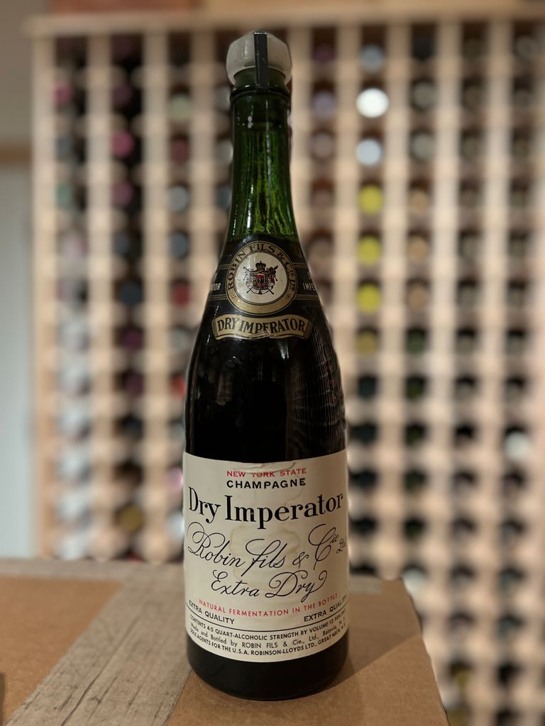 NV Robin fils & Co. Dry Imperator Brut New York State Champagne, USA ...