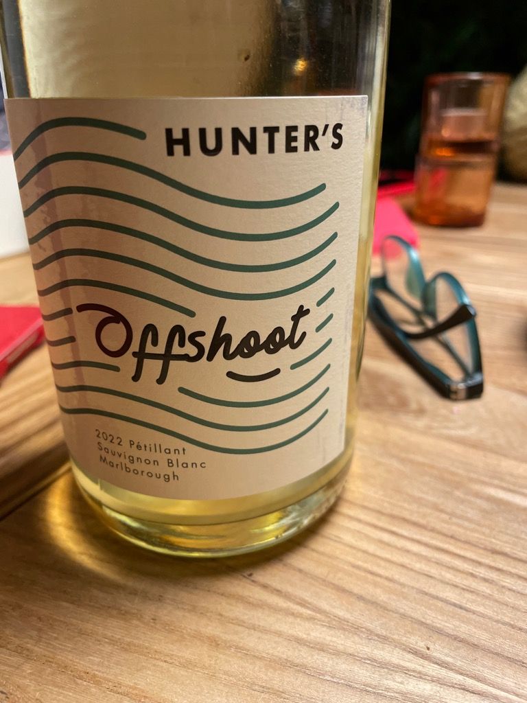 2022 Hunter's Sauvignon Blanc Offshoot, New Zealand, South Island ...