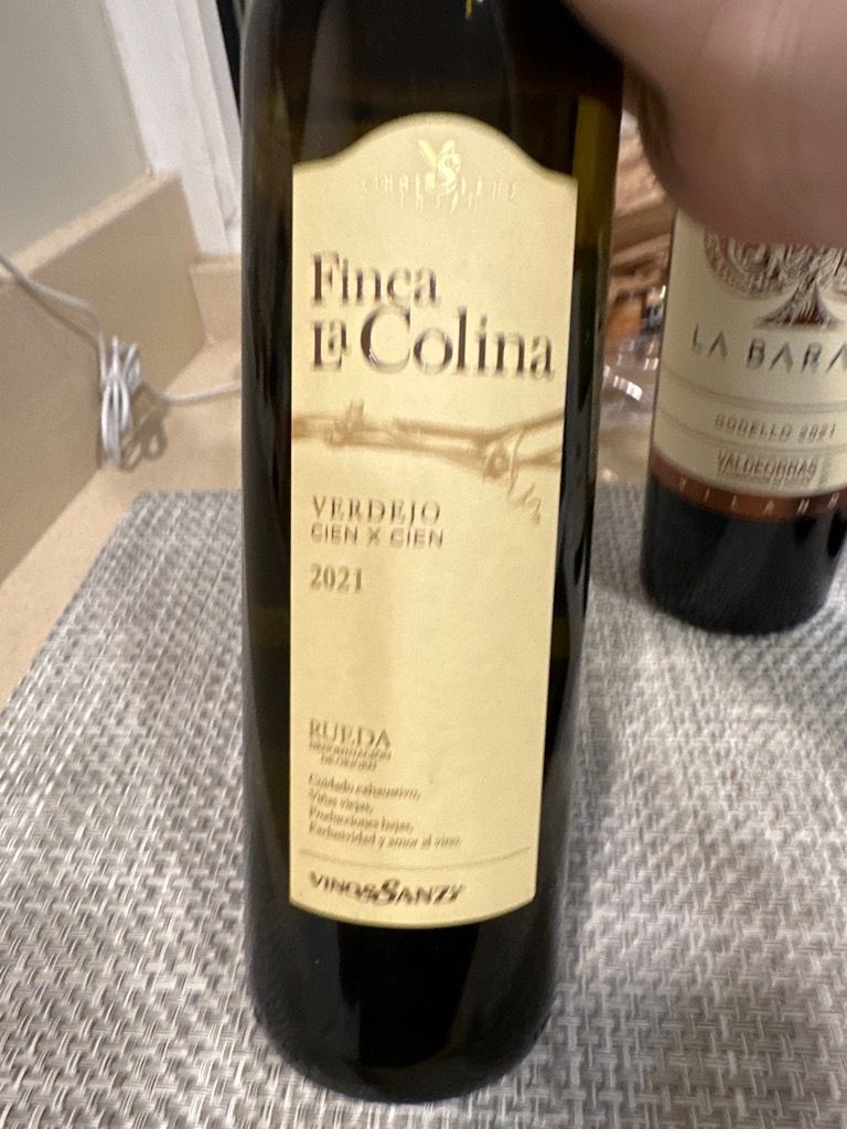 2021 Vinos Sanz Rueda Finca La Colina Verdejo Cien X Cien, Spain ...