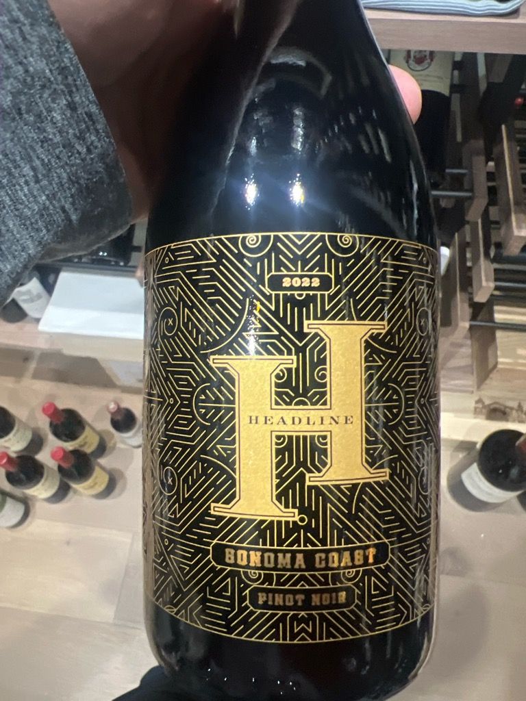 2022 Headline Pinot Noir, USA, California, Sonoma County, Sonoma Coast ...