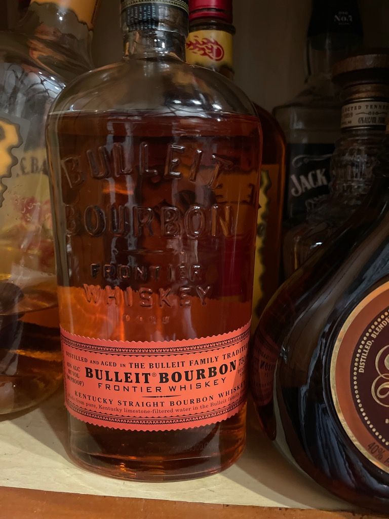 NV Bulleit Frontier Whiskey Kentucky Straight Bourbon Whiskey, 45%, USA ...