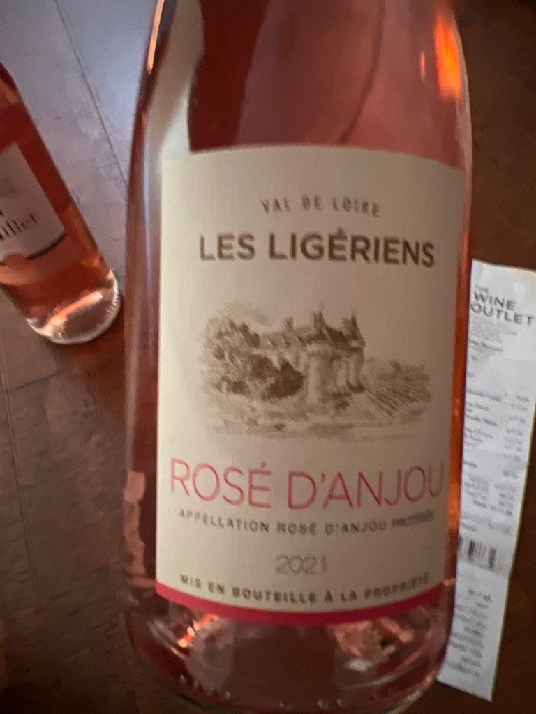 2020 Les Vignerons des Terroirs de la Noëlle Rosé d'Anjou Les Ligeriens ...