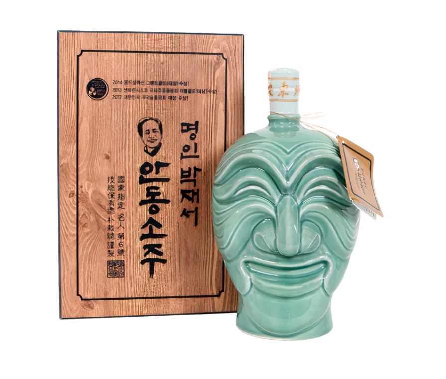 NV Park Jae-Seo Andong Soju Distillery Andong Soju Yangbantal, South ...