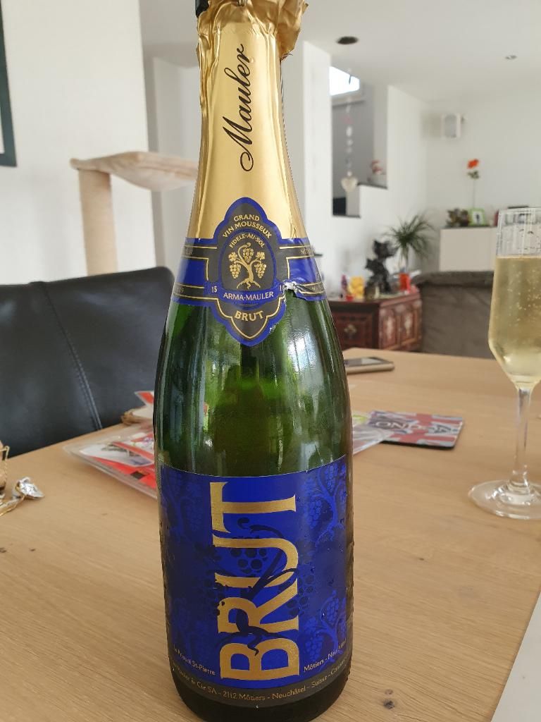 2010 Mauler Cuvée Blue Label Brut, Switzerland, Three Lakes, Neuchâtel ...