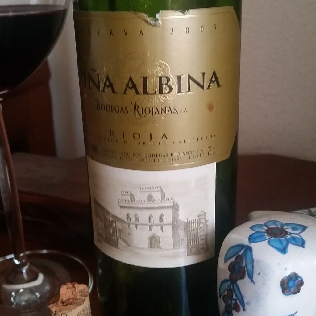 2005 Bodegas Riojanas Rioja Viña Albina Reserva, Spain, La Rioja, Rioja ...