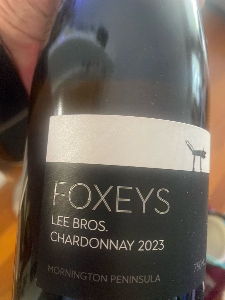 2024 Foxeys Hangout Chardonnay Lee Bros., Australia, Victoria, Port ...