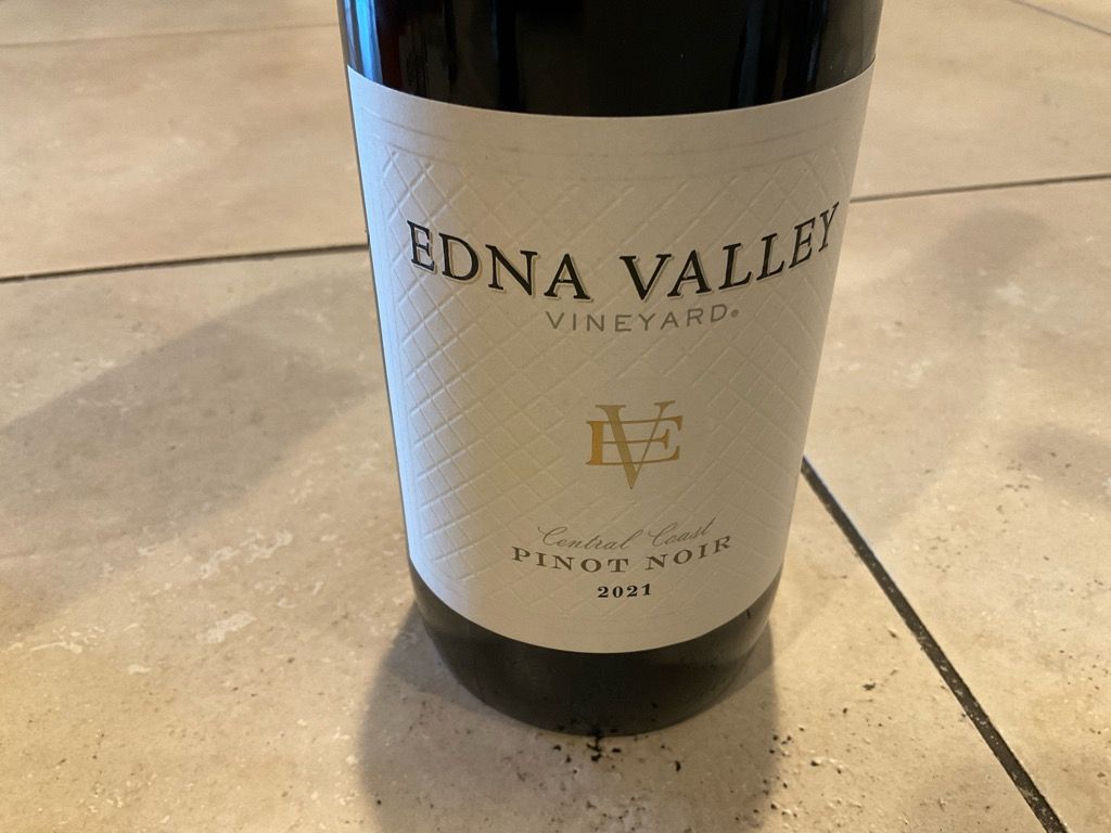 2022 Edna Valley Vineyard Pinot Noir, USA, California, Central Coast ...