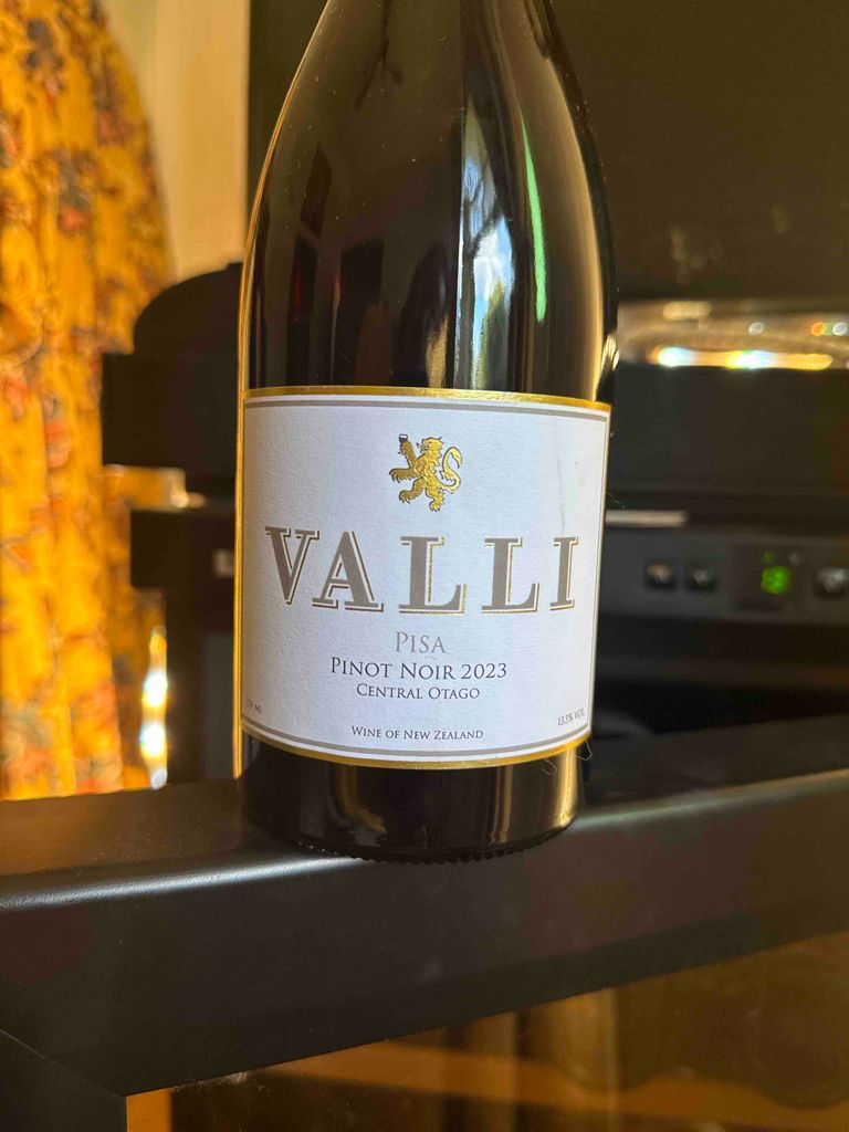 2023 Valli Pinot Noir Pisa, New Zealand, South Island, Otago, Central ...
