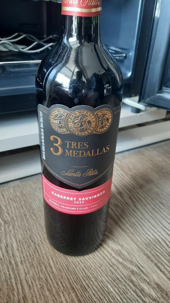 2022 Viña Santa Rita Cabernet Sauvignon Tres Medallas, Chile, Rapel ...
