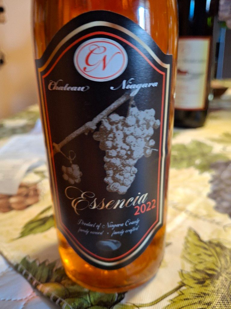 2022 Chateau Niagara Essencia, USA, New York, Niagara Escarpment ...