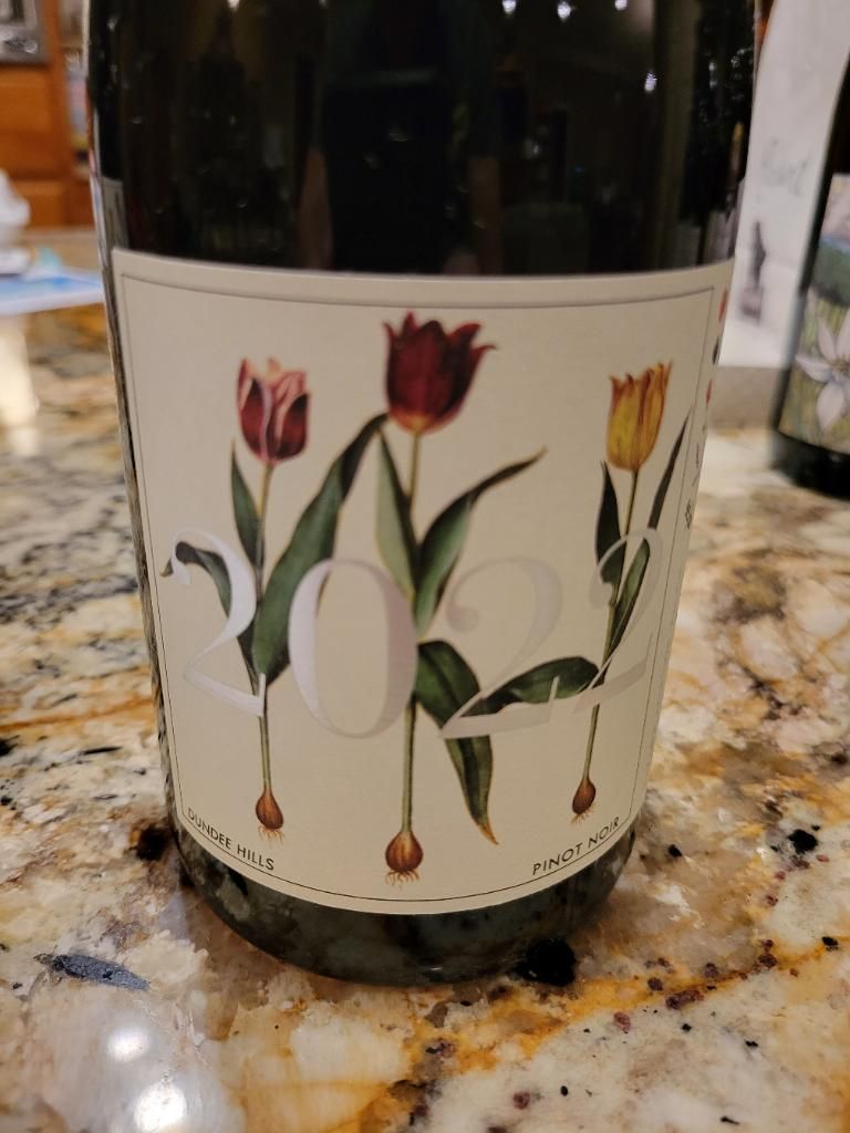 2022 White Walnut Estate Pinot Noir, USA, Oregon, Willamette Valley ...