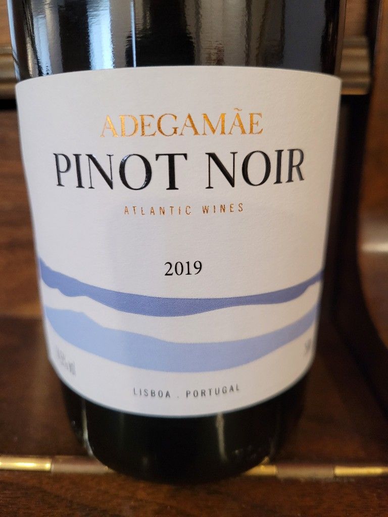 2020 Adega Mãe Pinot Noir, Portugal, Lisboa, Vinho Regional Lisboa ...