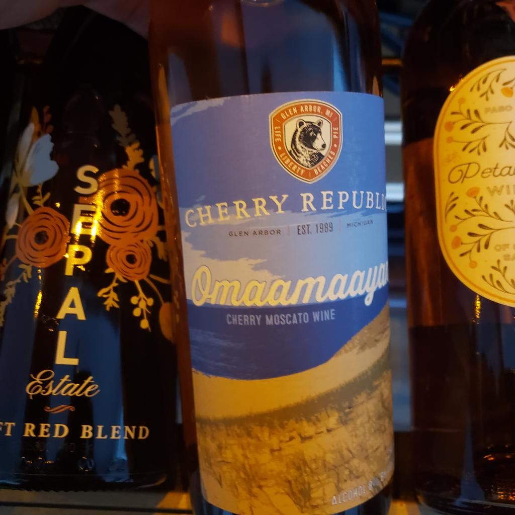 NV Cherry Republic Winery Omaamaayan Cherry Moscato, USA, Michigan ...