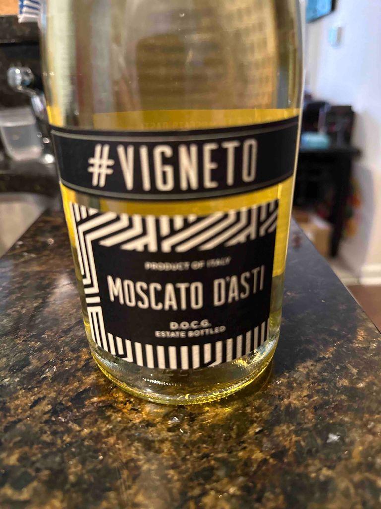 2021 Vigneto Moscato d'Asti, Italy, Piedmont, Asti, Moscato d'Asti ...