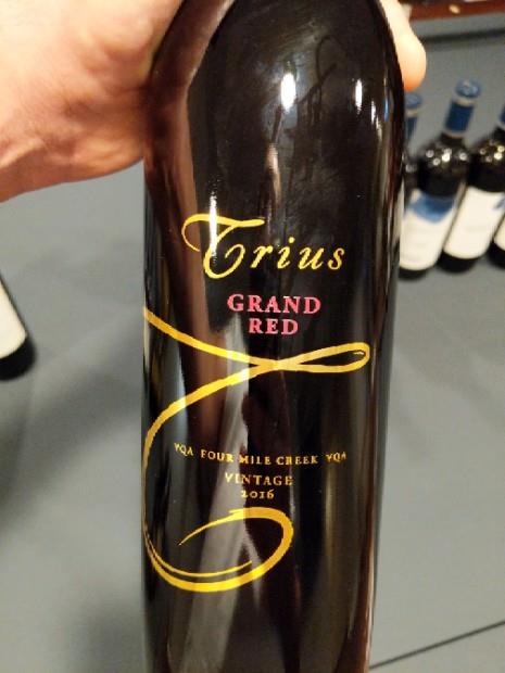 2015 Trius Grand Red, Canada, Ontario, Niagara Peninsula, Four Mile ...