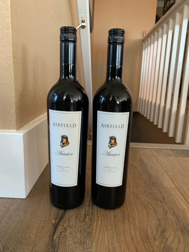 NV Airfield Estates Aviator Red, USA, Washington, Columbia Valley ...
