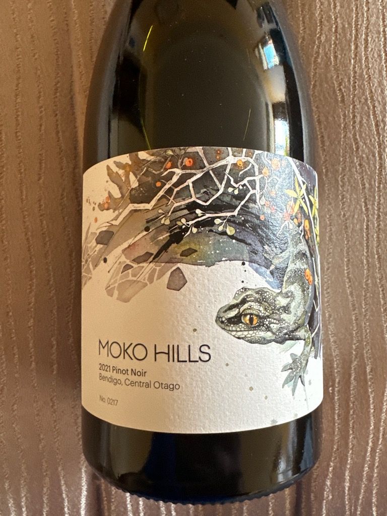 2021 Moko Hills Pinot Noir, New Zealand, South Island, Otago, Central ...