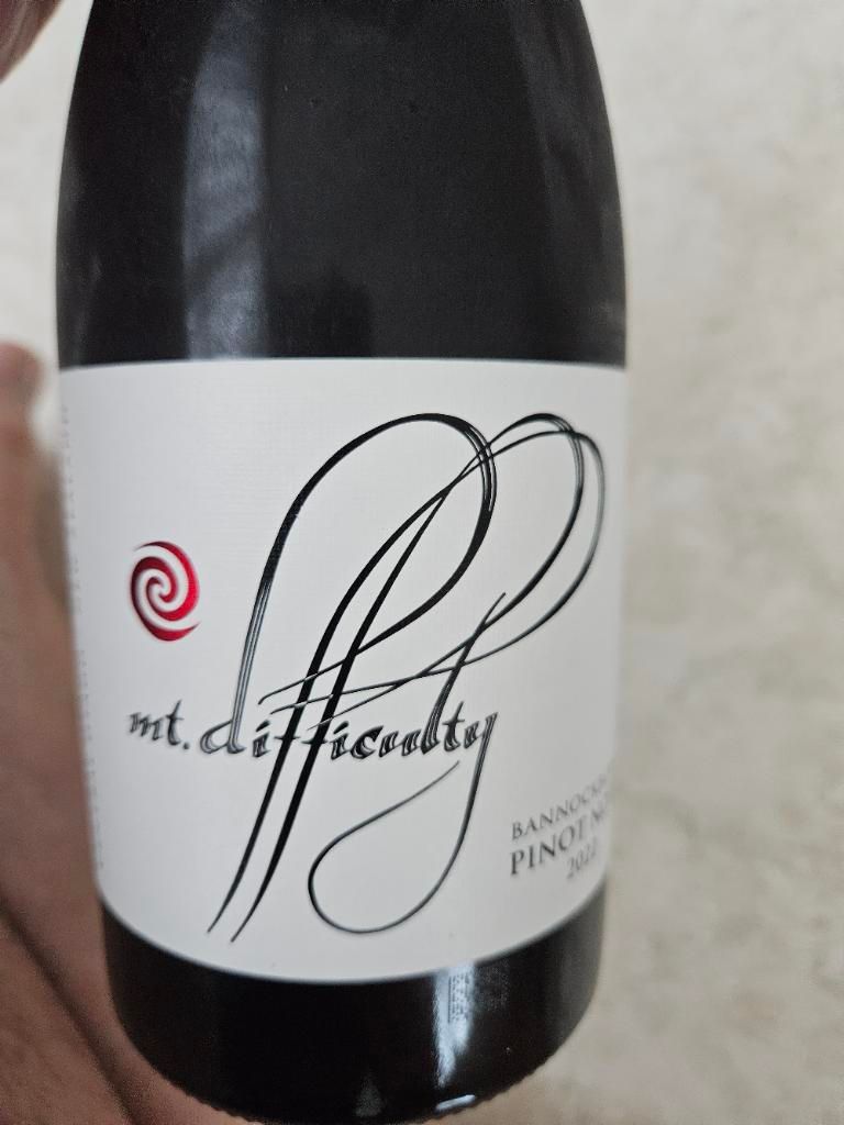 2022 Mt. Difficulty Pinot Noir Bannockburn, New Zealand, South Island ...