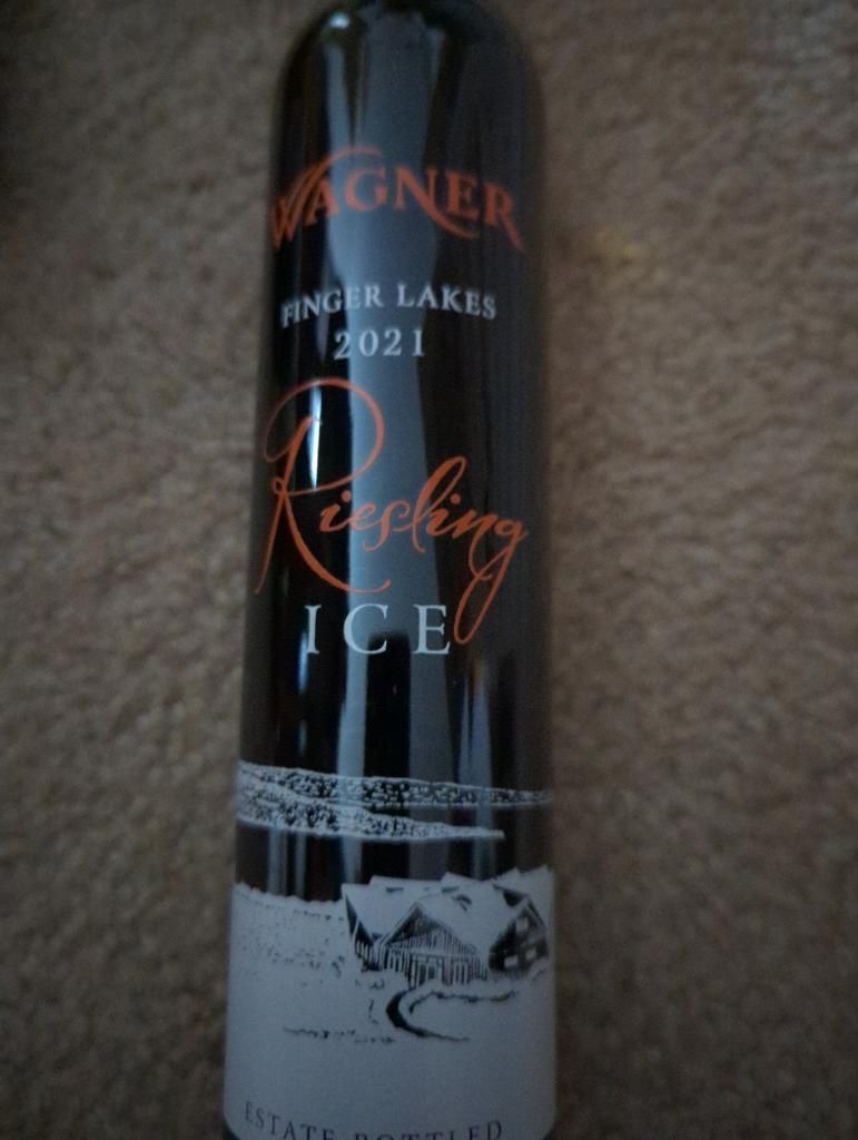 2021 Wagner Riesling Ice Wine Wagner Vineyards, USA, New York, Finger ...