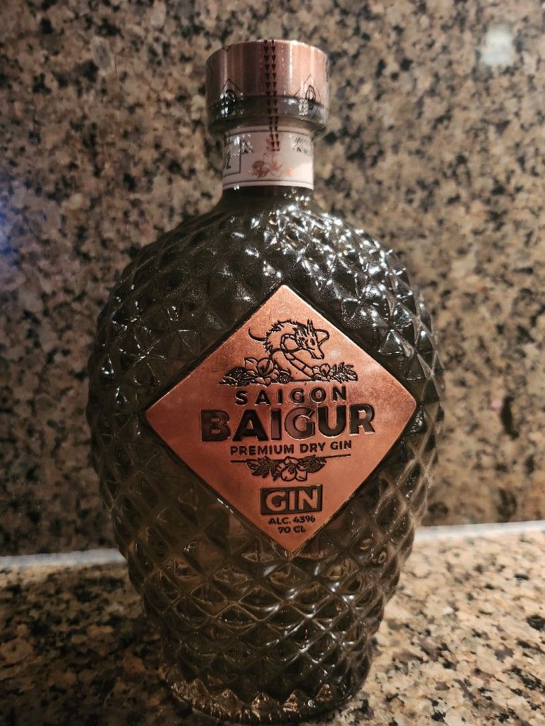 NV District 9 Distilling Co. Saigon Baigur Premium Dry Gin, Vietnam, Ho ...