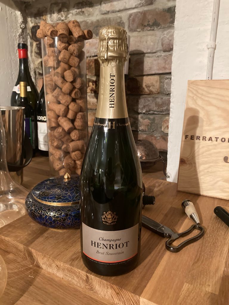 2017 Henriot Champagne Brut Souverain, France, Champagne - CellarTracker