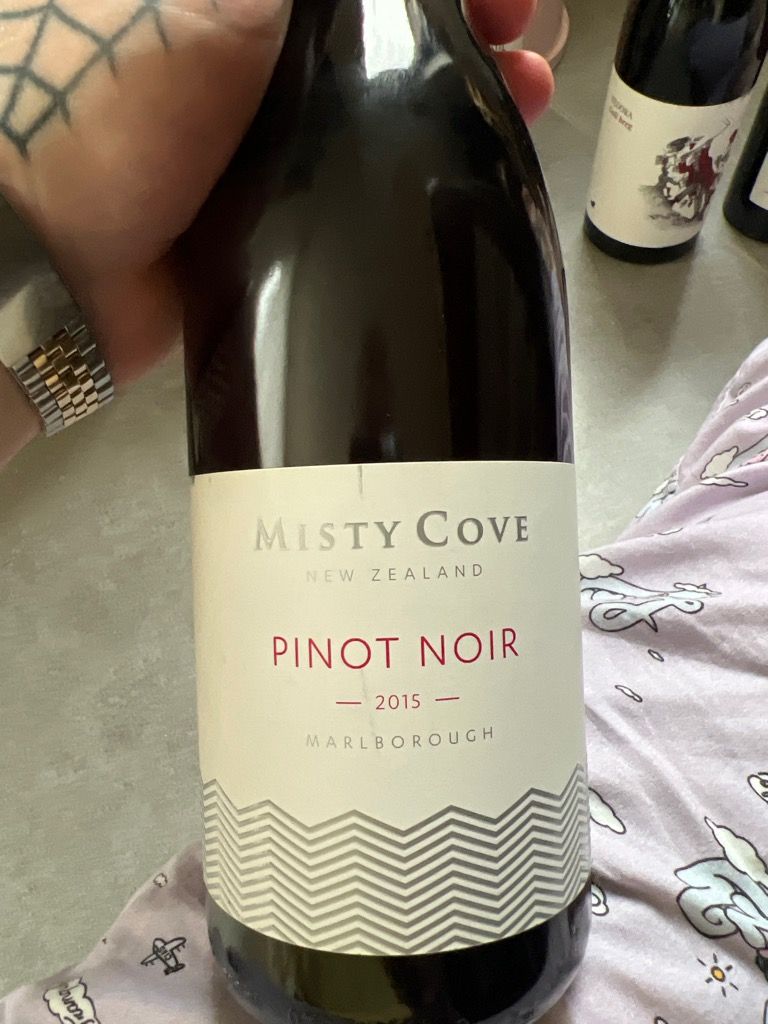 2015 Misty Cove Pinot Noir Estate Series Fareham Lane, New Zealand ...