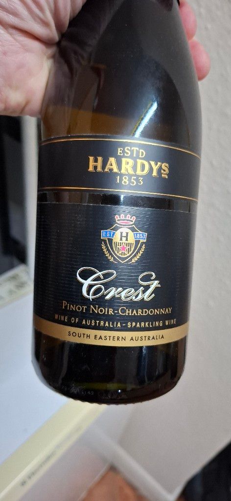 2023 Hardys Crest Chardonnay-Pinot Noir, Australia, South Eastern ...
