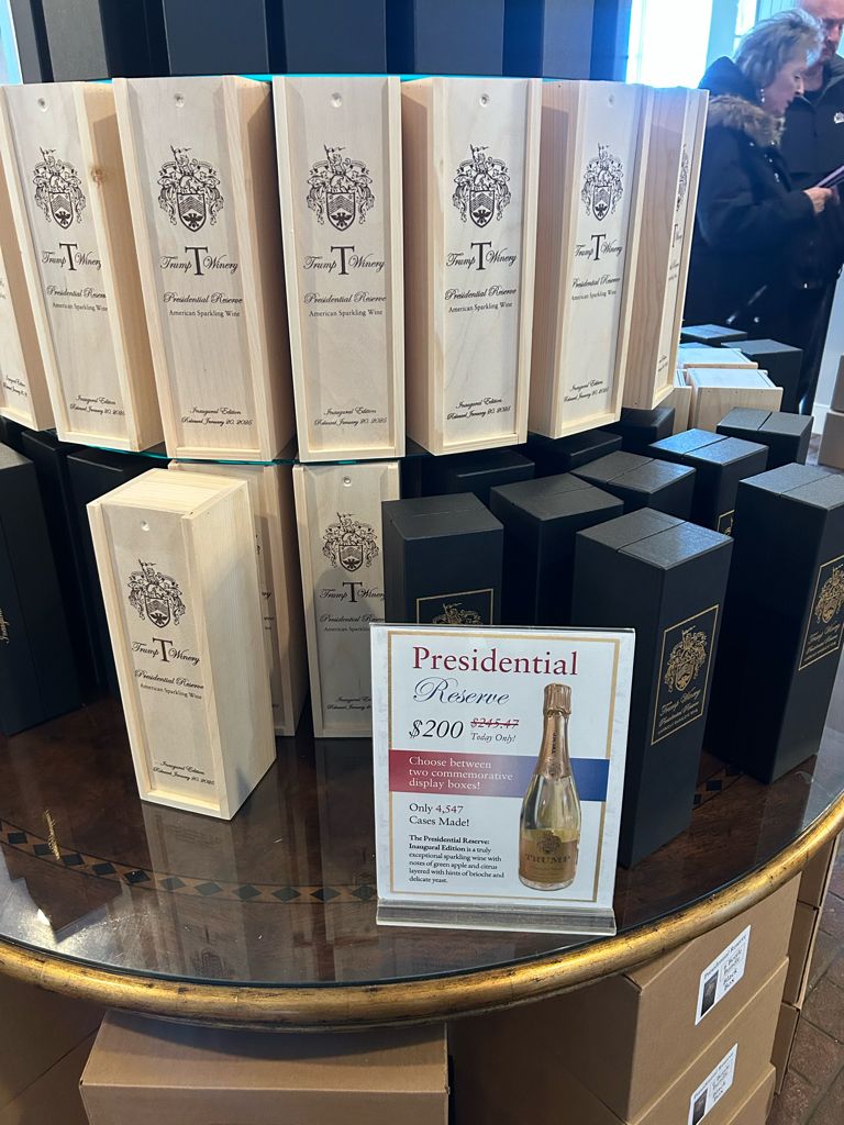 NV Trump Winery Presidential Reserve, USA, Virginia, Central Virginia ...